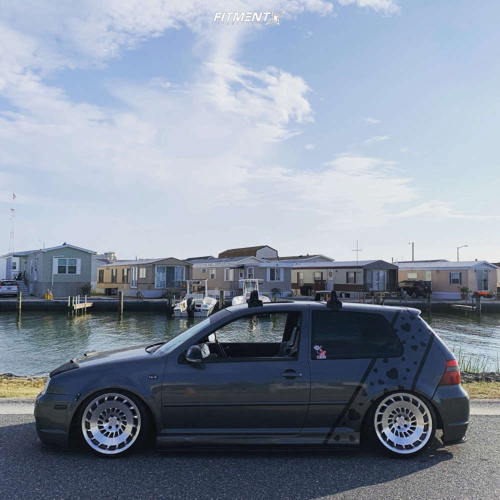 2004 Volkswagen R32 Base with 18x9.5 Rotiform Ccv and Nitto 205x40 on ...