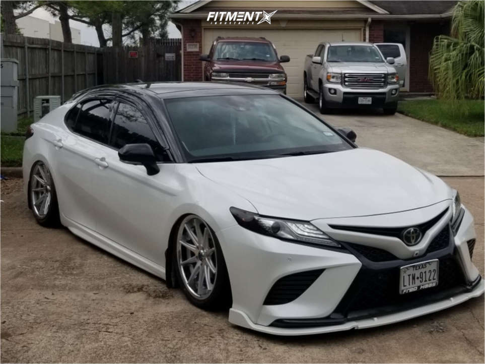 2019 Toyota Camry XSE with 19x8.5 Rohana Rc10 and Accelera 255x35 on ...