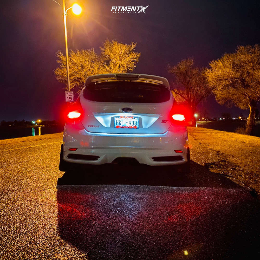2014 Ford Focus ST with 18x8.5 Konig Hypergram and Pirelli 235x40 on ...