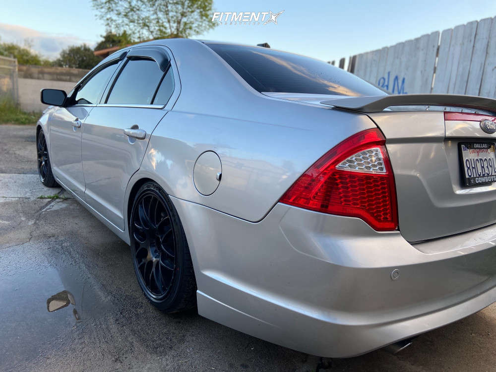 2010 Ford Fusion SE with 18x8 Drag Dr34 and Land Golden 225x40 on ...